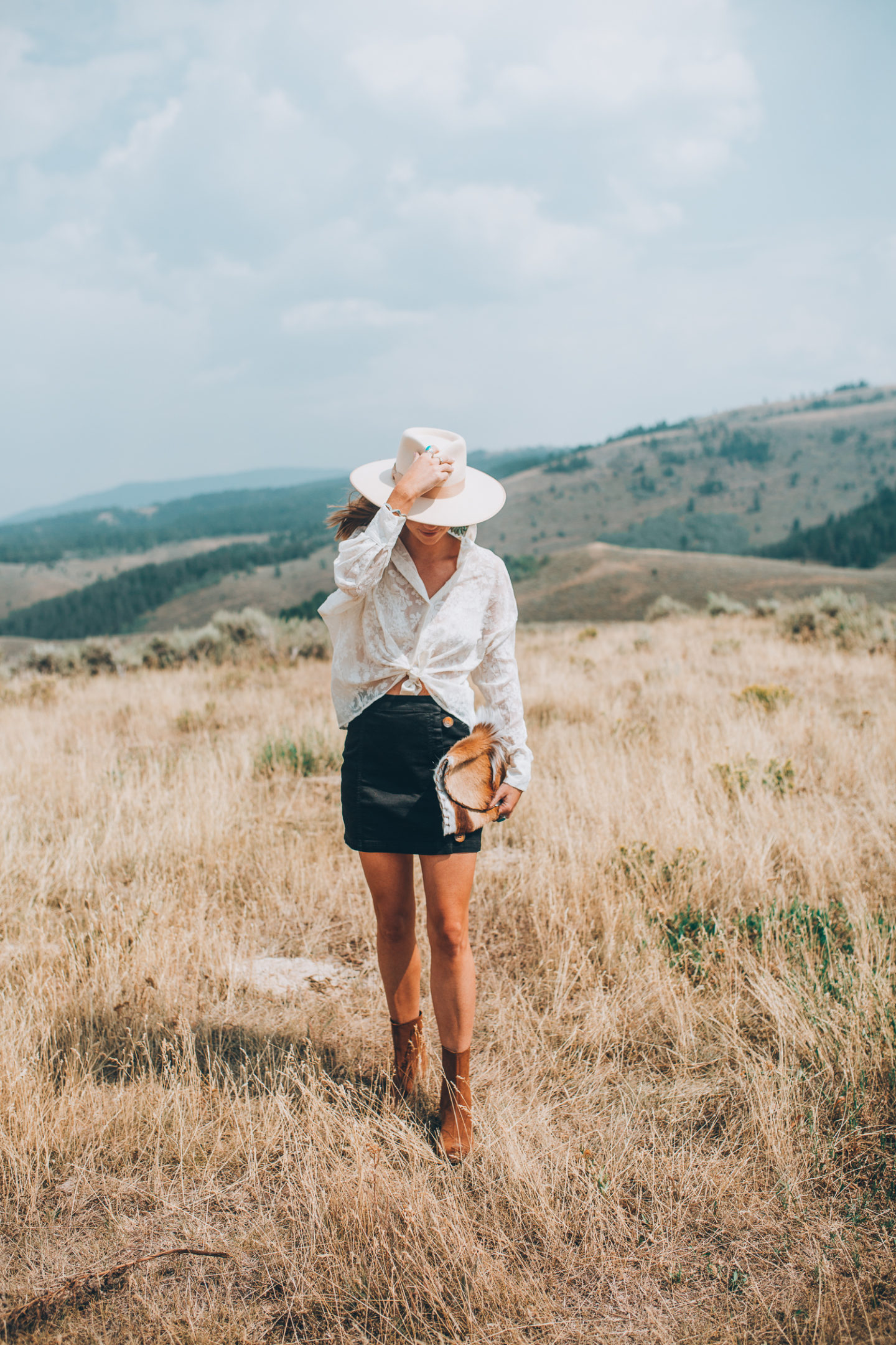 Fall Western Look - Wanderlust Out West